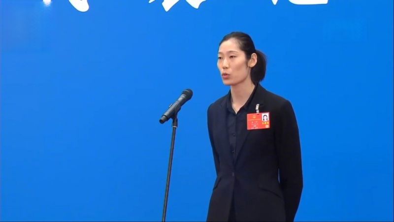 ...精神就是要升国旗奏国歌】在5月22日的十三届全国人大三次会议...