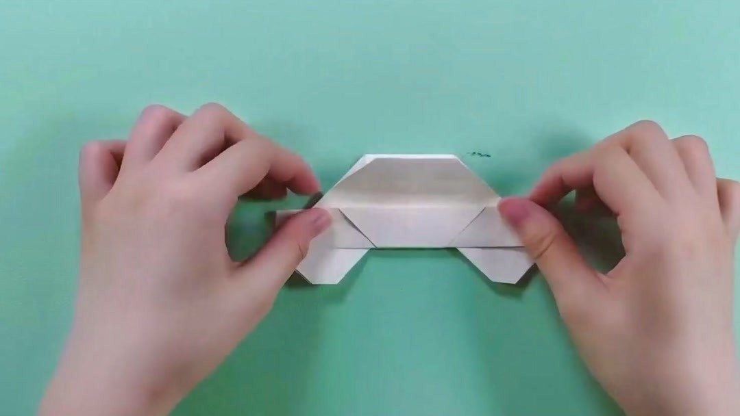 怎么用纸折小汽车？折纸达人教你用纸折汽车，折法简单