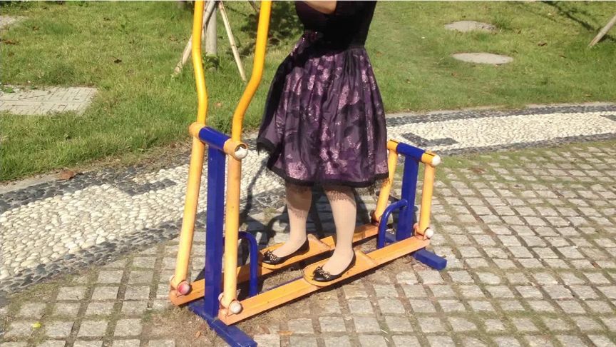 机械设计基础的双摇杆机构应用于健身器材