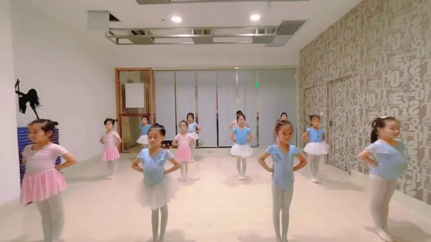中国舞3班的宝贝们舞蹈也不能落下〖小道童〗完整版哦!加油!