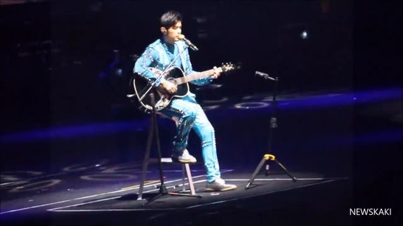 周杰伦《晴天》现场版音乐响起把你带回到那个青涩的校园时代