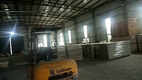 恒德板业聚苯颗粒轻质复合隔墙板生产线现场视频