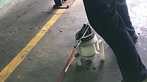 大众波罗换刹车油