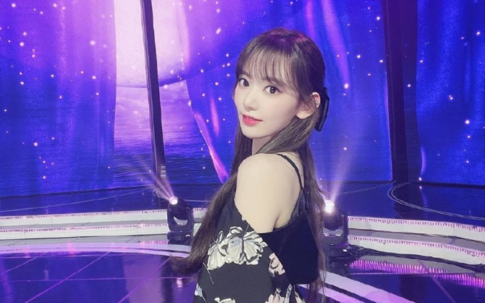 IZONE 卡册纪念 宫脇咲良生日快乐鸭!