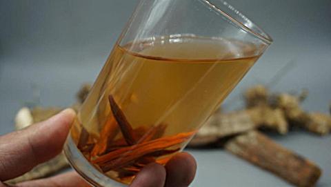 云满泽卡宾达树皮茶泡水的方法及泡后的颜色