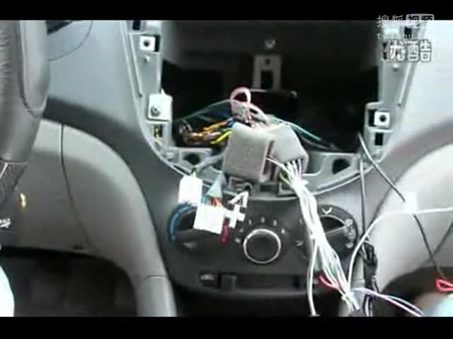 车载导航安装视频教程-现代瑞纳 DVD导航安装过程