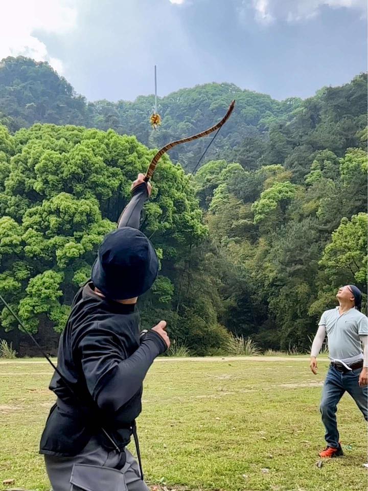 #传统弓 #射箭 #男人的快乐就是这么简单 #靶场射击