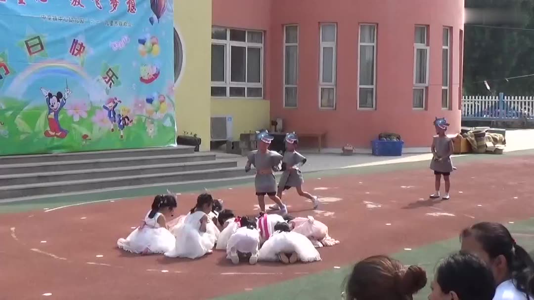 中班童话剧-狼和小羊
