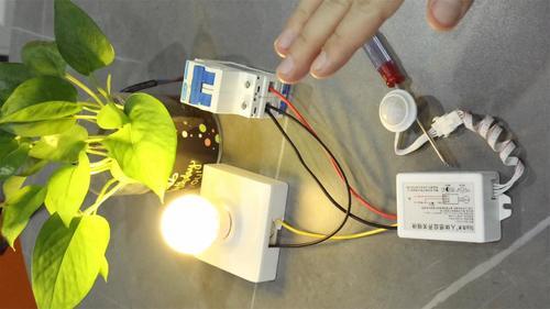 全智能自动感应开关灯控人来灯亮人离开延时灯灭220V感应开关