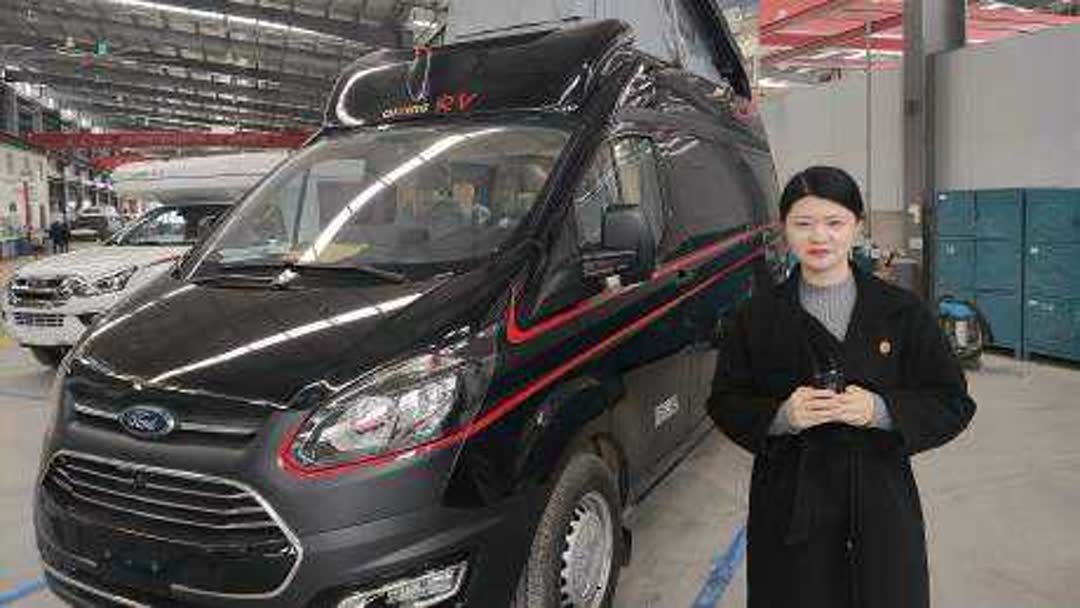 可上京牌,适合夫妻两人旅行的自动挡房车,独立卫浴配有一键升顶