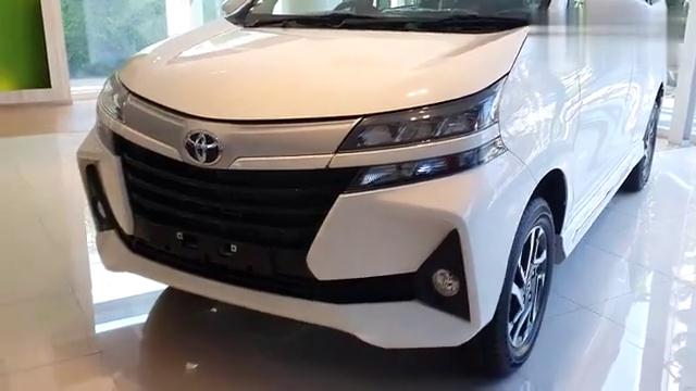 新车到店,实拍2020款丰田商务车Avanza 1.5G,这空间真不赖!