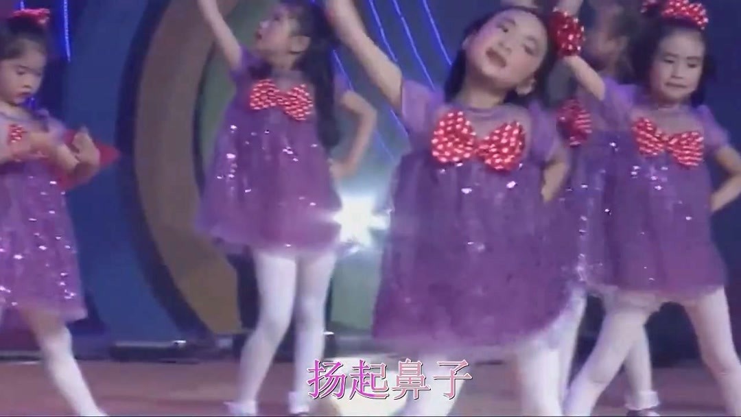 儿童歌曲的一首《两只小象》,太有魔力了,很深情