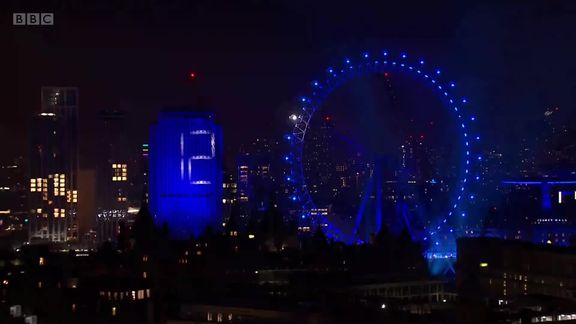英国伦敦2020年焰火表演 隔着屏幕都觉得美丽壮观
