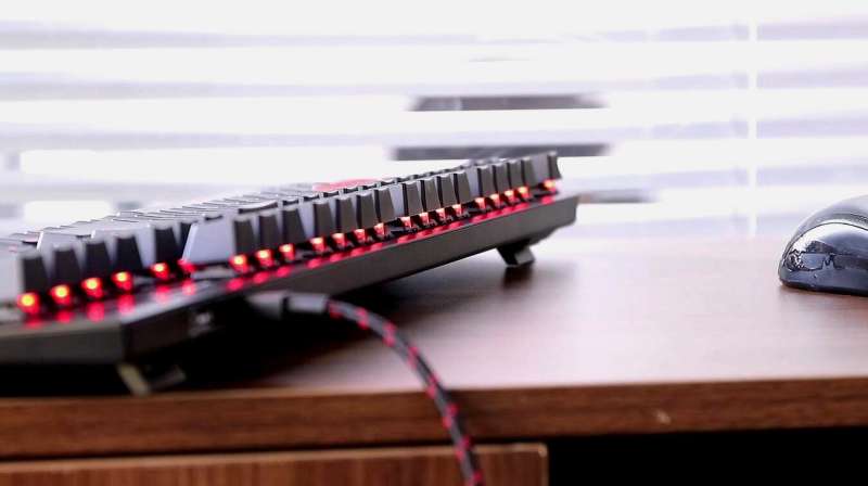 谁说电竞键盘的设计一定要高调,金士顿HyperX 阿洛伊键盘