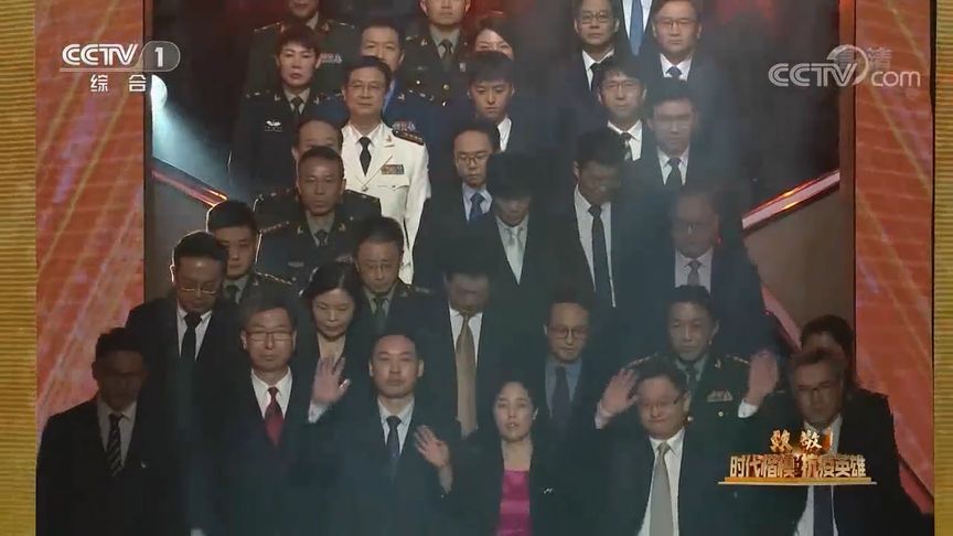 致敬!抗疫一线医务人员英雄群体被授予时代楷模|时代楷模发布厅
