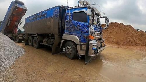 翻斗车就应当这样设计,一次拉两节车厢,收入翻倍