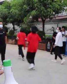 【张桂梅曾捐100多万元用于办学扶贫】张桂梅被写进中华人民共和国...