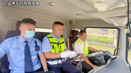 牵引挂车监考视频 50多岁了还要增驾考试 真能干 结果忘东忘西