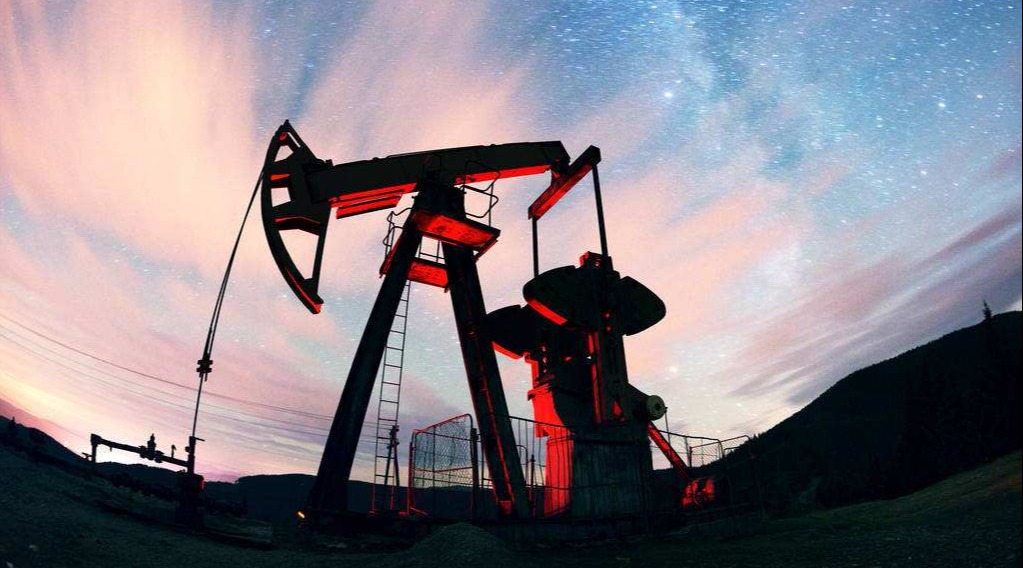 国际油价坐滑梯,沙特石油产量创新高却高价卖给中国,谁给的自信