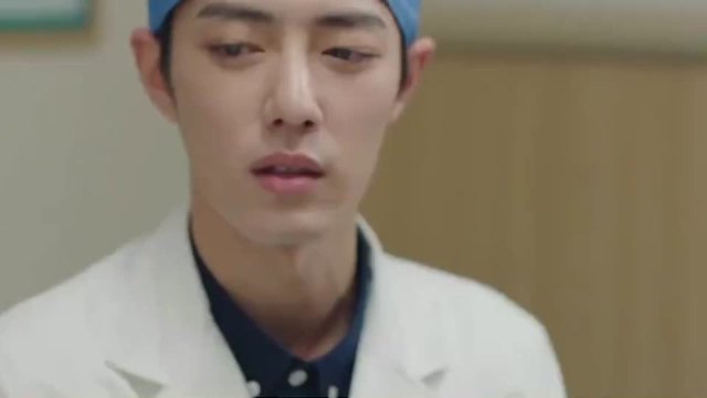 余生请多指教:杨紫在病床前疲劳入睡,肖战将计就计,偷偷亲一口