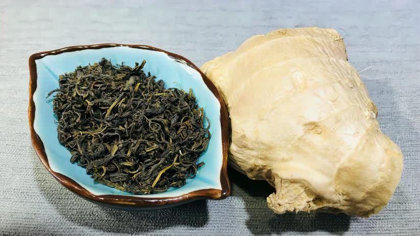 茶叶和生姜一起泡水喝,作用还真是厉害,解决了很多人的困扰