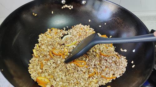 麦片别熬粥了,用铲子炒一炒,喝上7天减脂瘦身,真是高手在民间