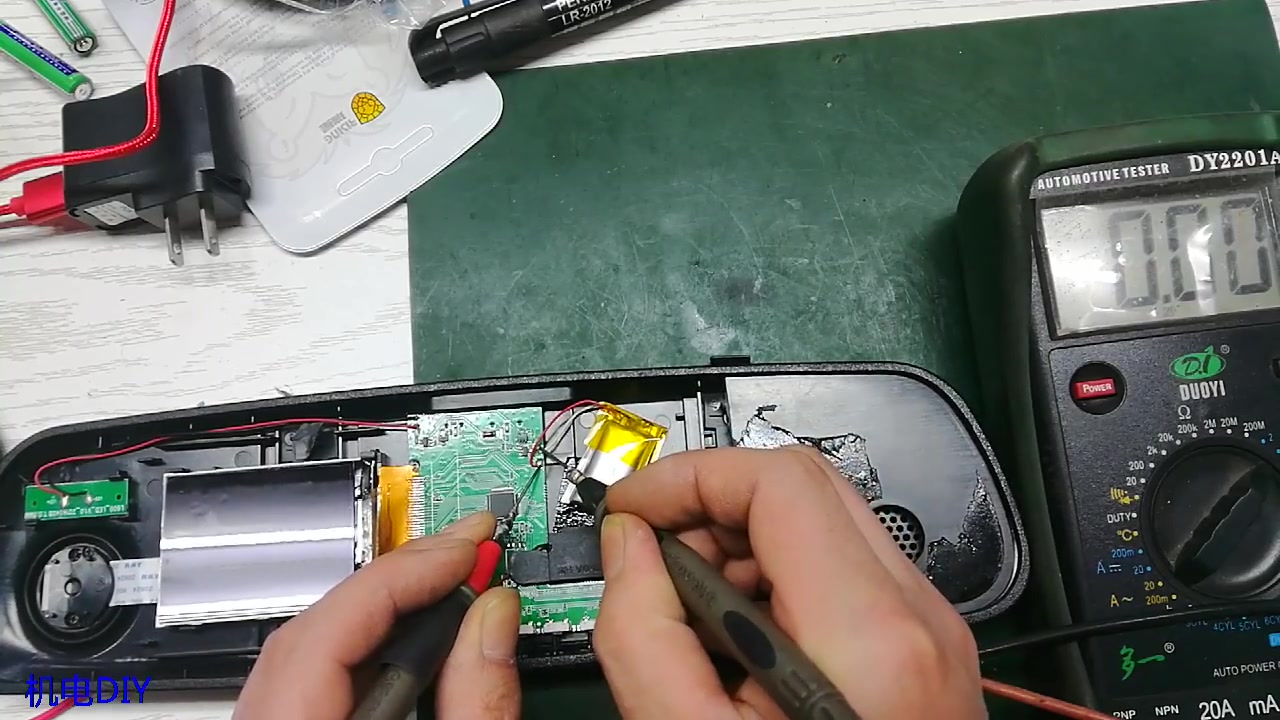 捡了个行车记录仪!咱们拆开研究研究吧