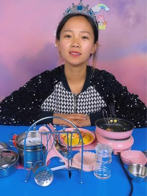 用迷你小厨房来做饭了,西红柿炒鸡蛋你们学会了吗 孩子的快乐很简单