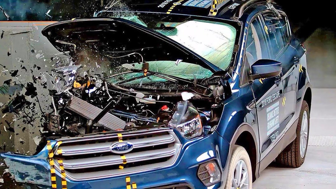 不要再问翼虎跟马自达谁更安全,看完这个测试,心里就有数了!