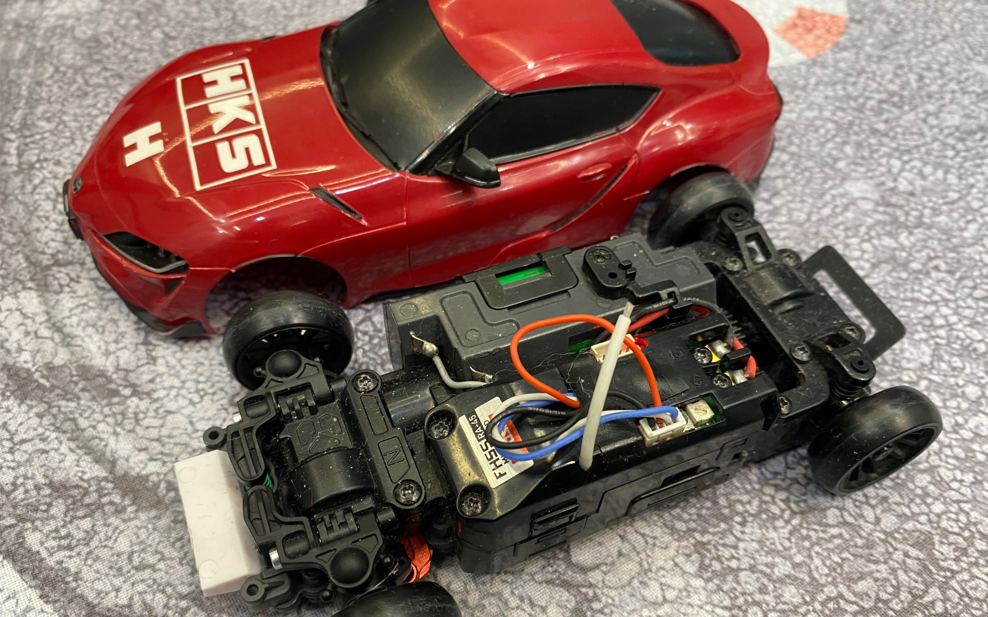 蚊车漂移,rc四驱漂移车在家练习