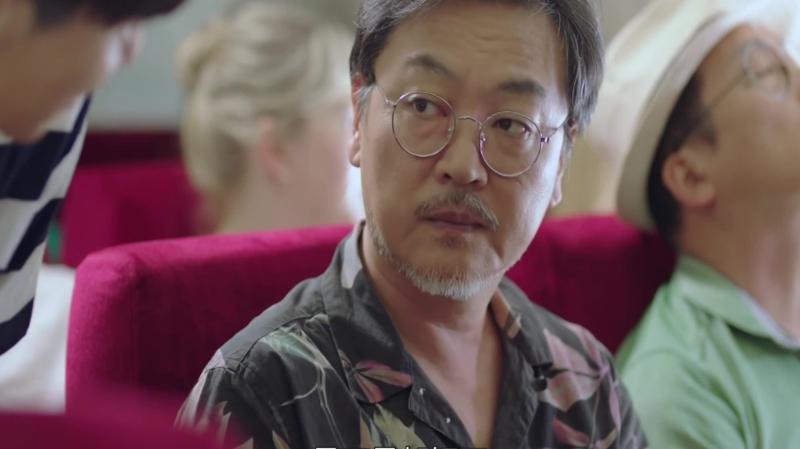 W两个世界:作品太受欢迎,作者偶遇读者,剧情里主人公找上门!