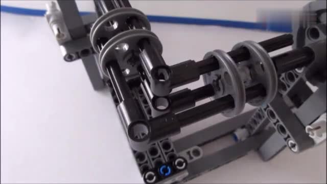 传动装置转弯90度转动的工作原理