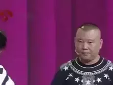 无实物表演,洗澡时停水了该怎么办,俩人尬聊找香皂