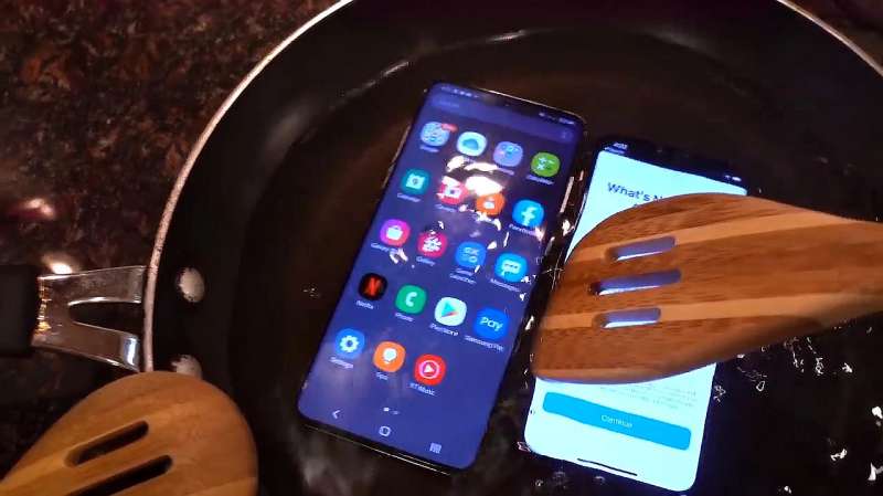 开水煮手机:三星 S20 Plus和iPhone 11 Pro防水性能测试