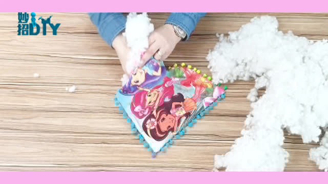 孩子不穿的衣服改造成漂亮抱枕,废物利用,实用又省钱!