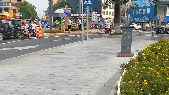 免费半小时安全宣传员,大家猜猜这是深圳哪里的路口?