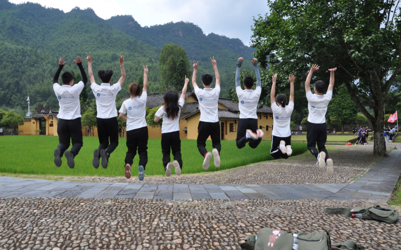 【三下乡】“青春之我,筑梦井冈”---哈尔滨工程大学物理与光电工程...