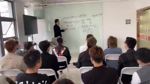 做为设计师我们面对的就是客户如何做到顾客满意才是王道show沙…