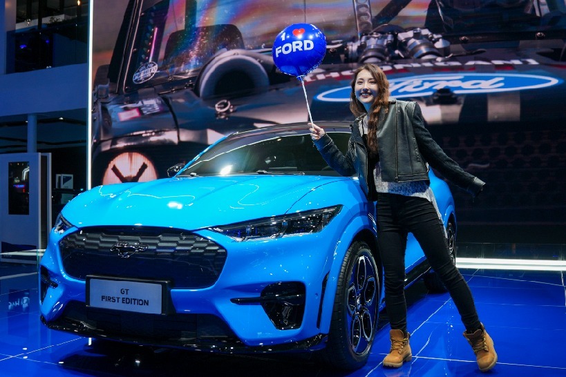 小姐姐的头号“蓝朋友”,上海车展福特展台到底有多好玩!