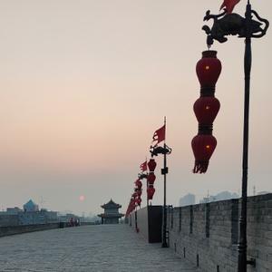 观风景感人情 