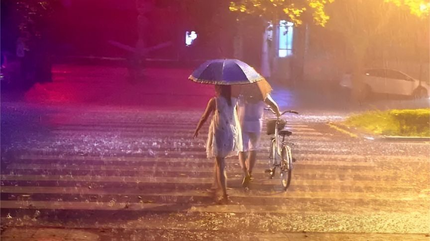 强对流天气来袭 海口升级发布大风橙色预警和暴雨红色预警