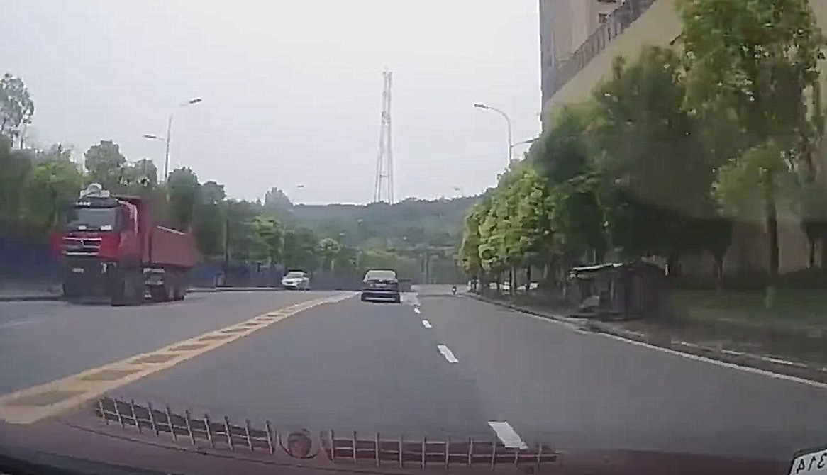 行车记录仪:如鱼得水,宝马操控就是牛,心服口服!