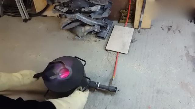 铸造一块4斤重的铝锭,如果放在19世纪早中期,这比4斤黄金都珍贵