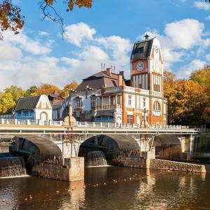 优雅行走的表情包 