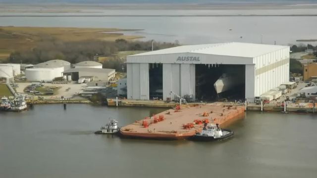 造船厂实拍,刚造好的轮船,是如何运出车间的