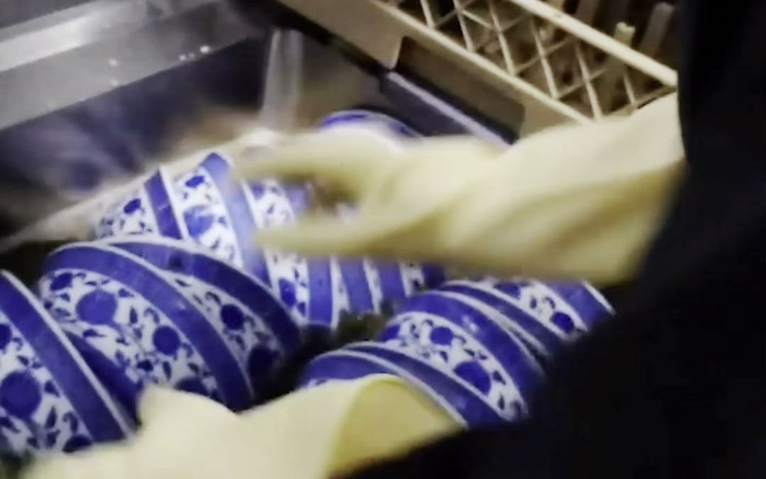 餐饮老板都抢疯了,你还不知道?#商用洗碗机什么牌子最好#排名第一的...