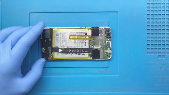 华为 P Smart更换屏幕玻璃,原来自己动手也这么简单