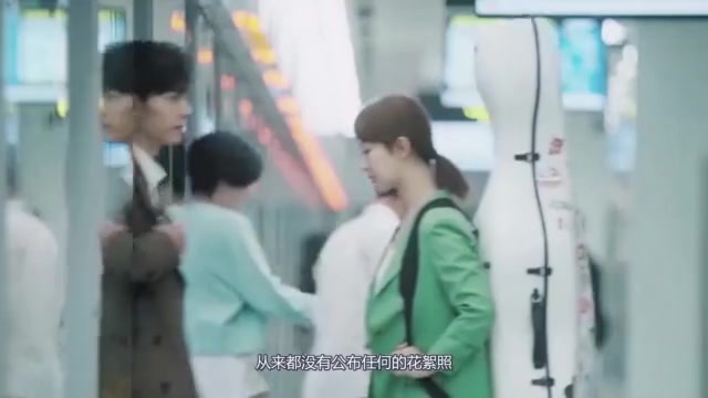 杨紫对肖战撒娇:快把台词本给我!肖战直接摸头杀,粉丝被甜齁