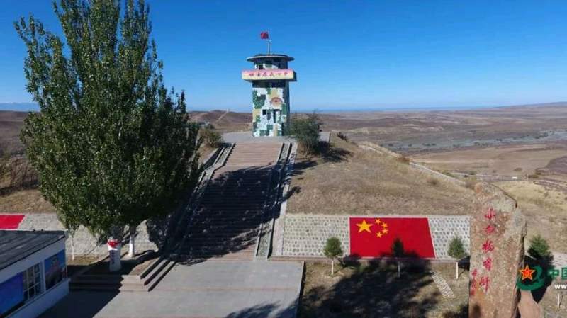 参观中哈边境小白杨哨所 体会到军魂永铸在边疆