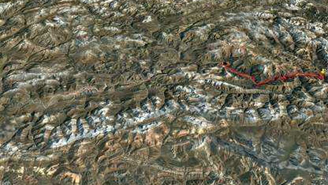 谷歌地球制作汽车图标沿户外穿越路线运动动画